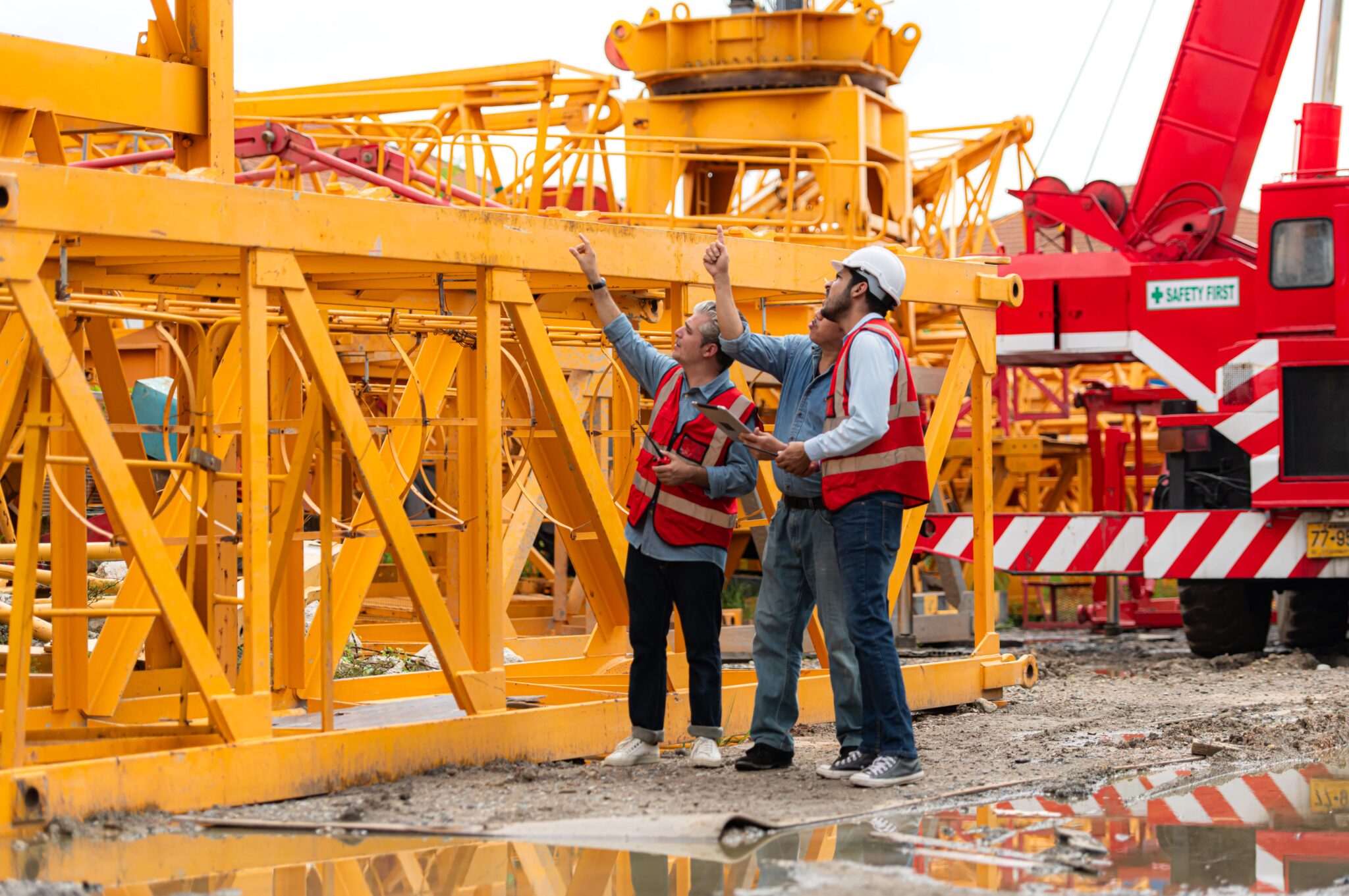 Hazards of Lifting a Personnel Basket: Safety Guidelines and Best Practices - SEE Forge creators ...