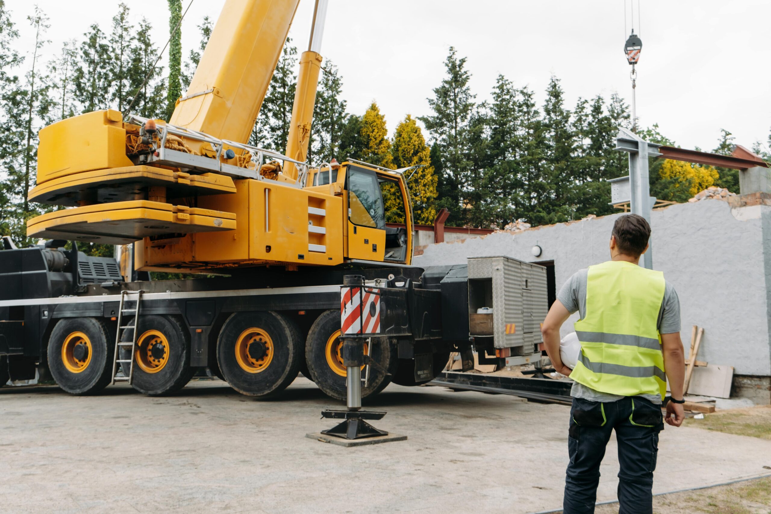 Safe Staging of a Mobile Crane: A Practical Guide - SEE Forge creators ...